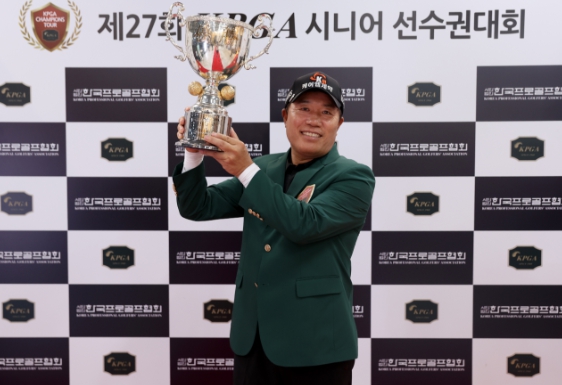 [제27회 KPGA 시니어 선수권대회] FR. 박노석, 연장 승부 끝 시즌 첫 승… 그랜드시니어 부문서는 문충환 우승